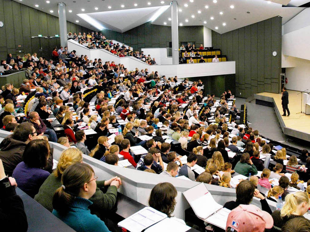 Gut versichert an der Uni - Wirtschaft - Badische Zeitung