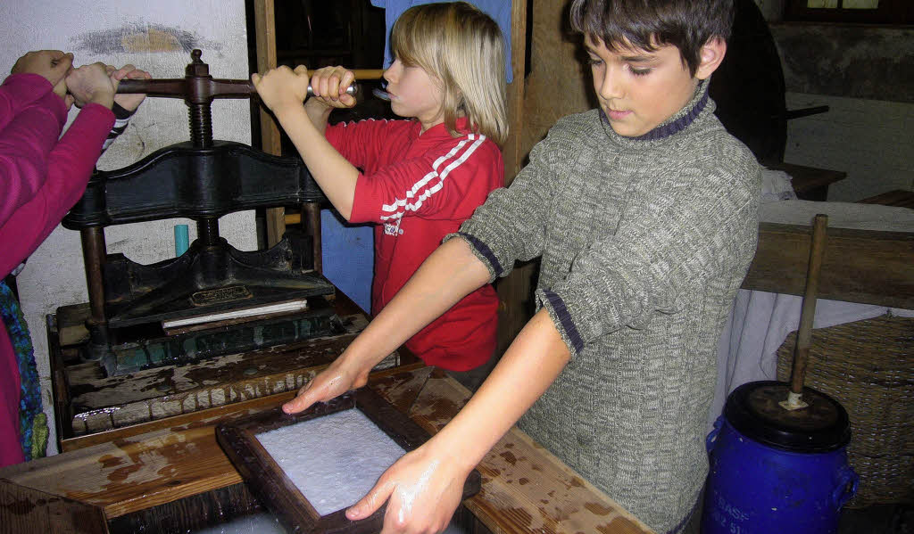 Mit dem Holländer Papier machen - Zisch-Texte - Badische Zeitung