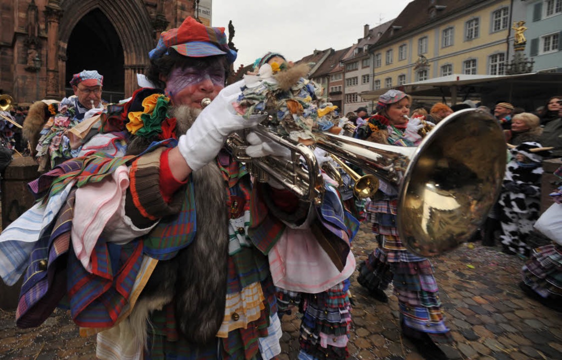 Die Breisgauer Narrenzunft feiert lautstark Geburtstag - Freiburg - Badische Zeitung