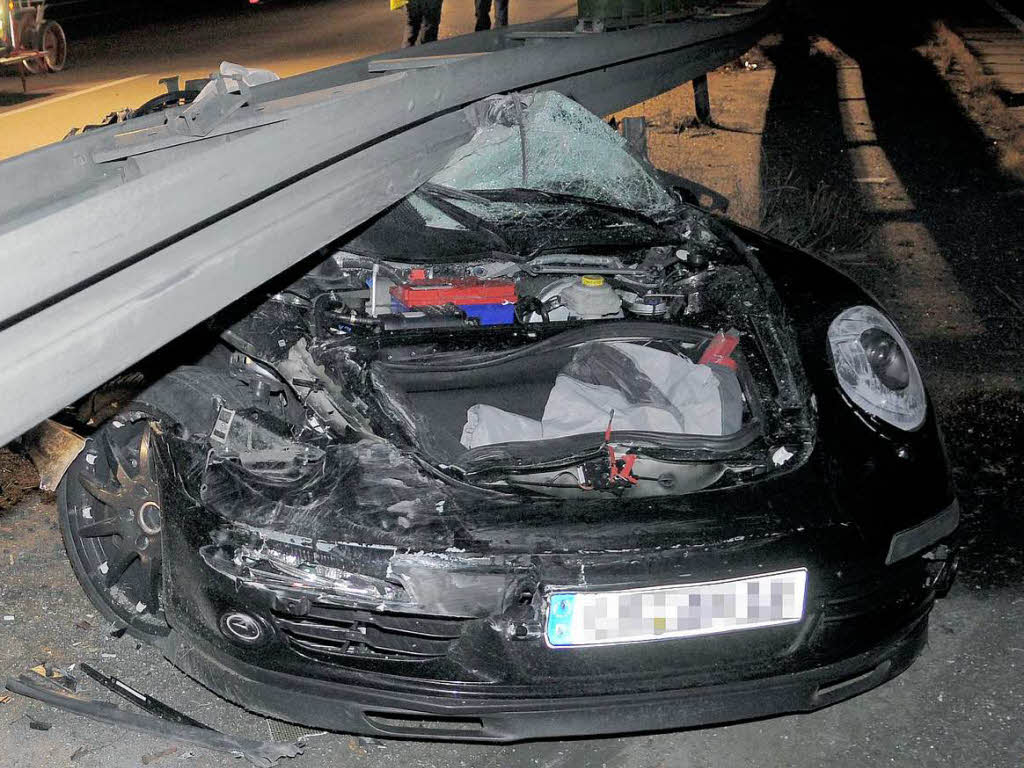 Porsche-Testfahrer verunglückt auf A 5 - Panorama - Badische Zeitung