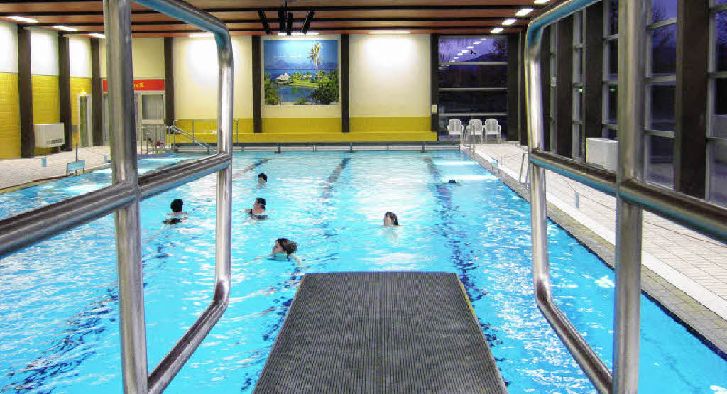 Geld für Halle und Bad - Umkirch - Badische Zeitung