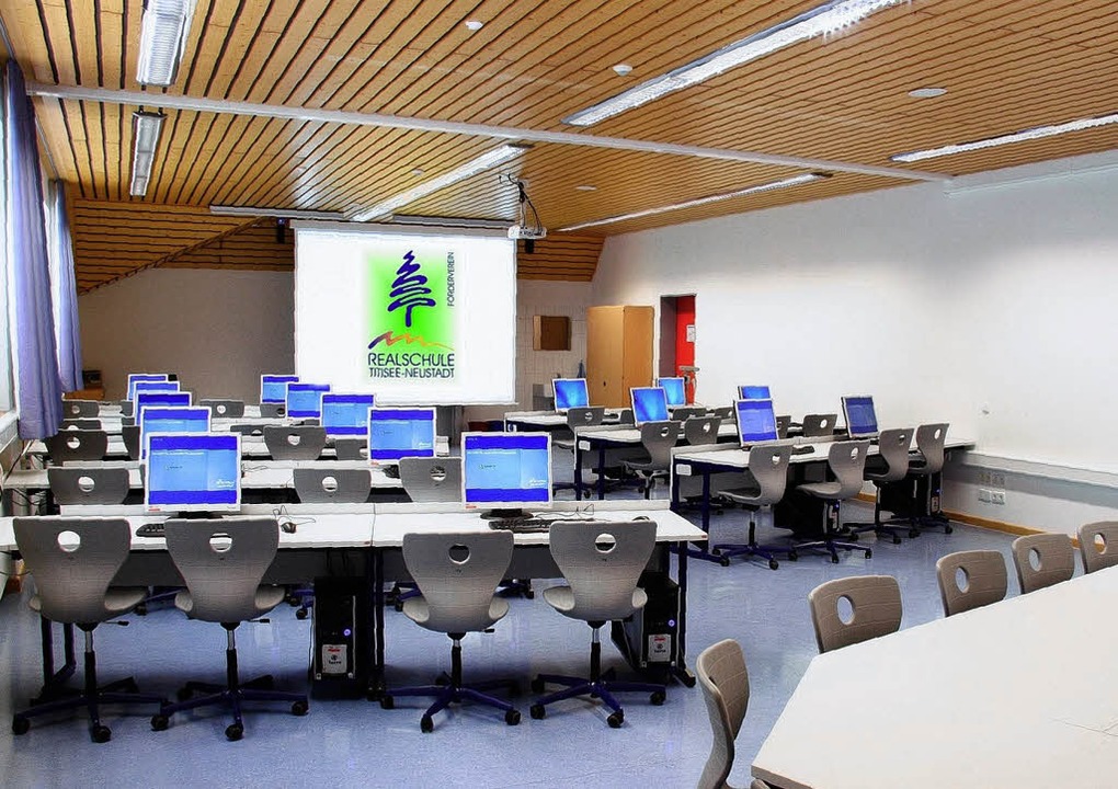 Neuer Computerraum mit moderner Technik - Titisee-Neustadt - Badische ...