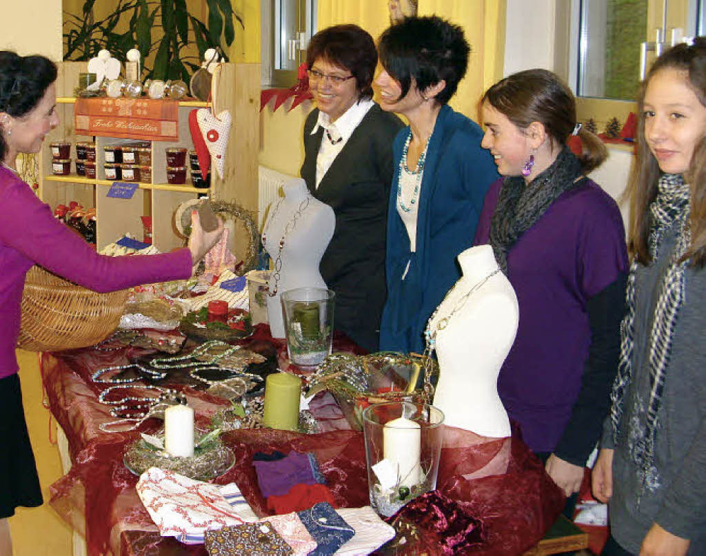 Basar-Erlös bringt neues Mobiliar für Unterkirche - Gutach im Breisgau ...