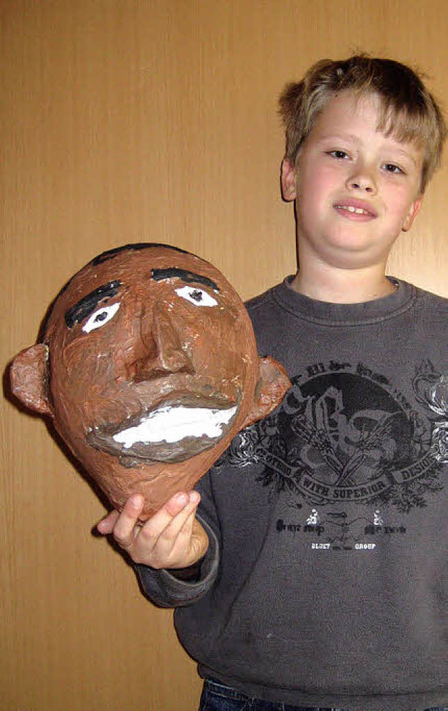 Obamas Kopf aus Zeitung und Kleister - Zisch-Texte - Badische Zeitung