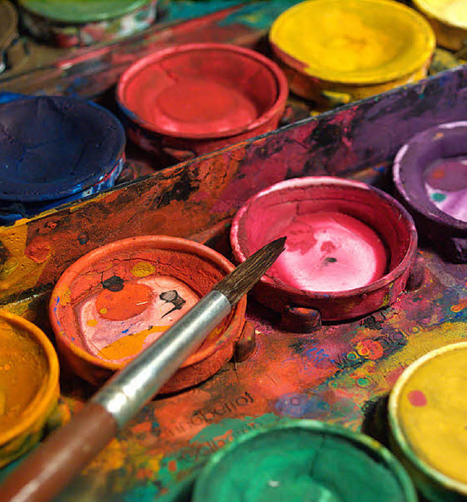 Viele bunte Holzeier - Zisch-Texte - Badische Zeitung