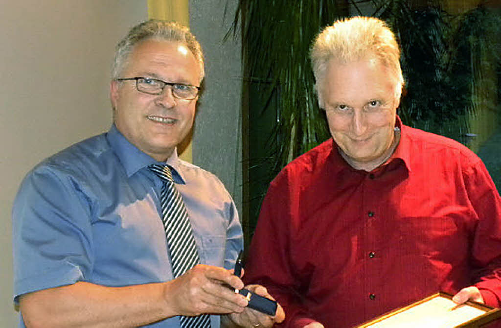 Goldene Ehrennadel für Helmut Eckert - Hotzenwald - Badische Zeitung