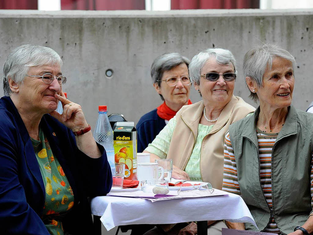 Fotos: BZ-Leser im Erika-Kramer-Haus - Freiburg - Fotogalerien ...