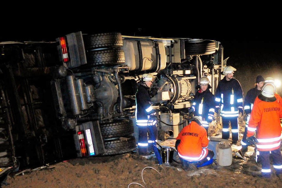 Fotos: Spektakulärer Unfall bei Lahr - Lahr - Fotogalerien - Badische ...
