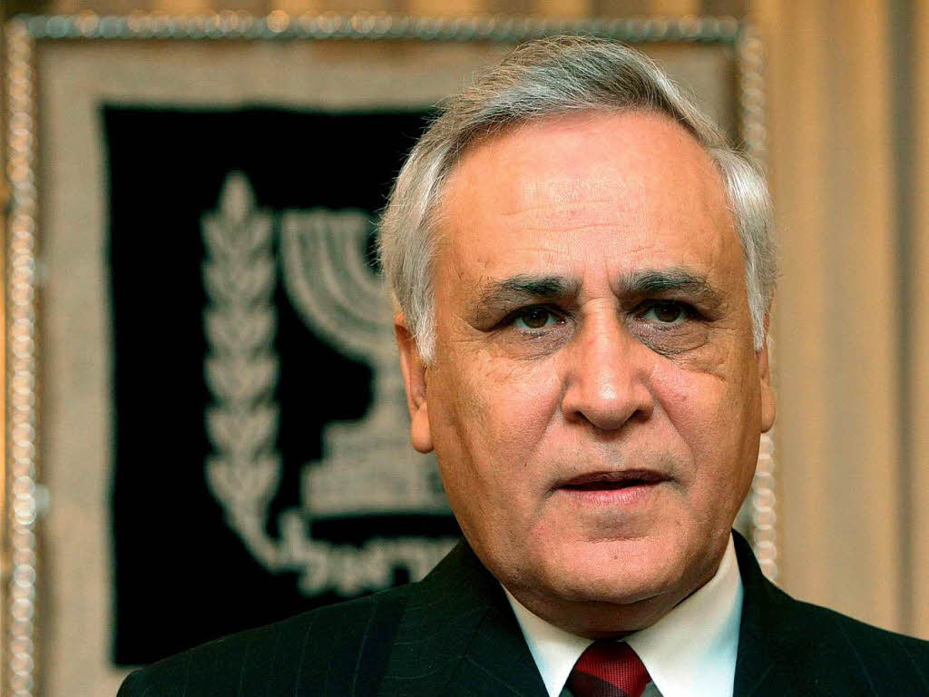 Israels Ex-Präsident muss 7 Jahre ins Gefängnis - Ausland - Badische ...