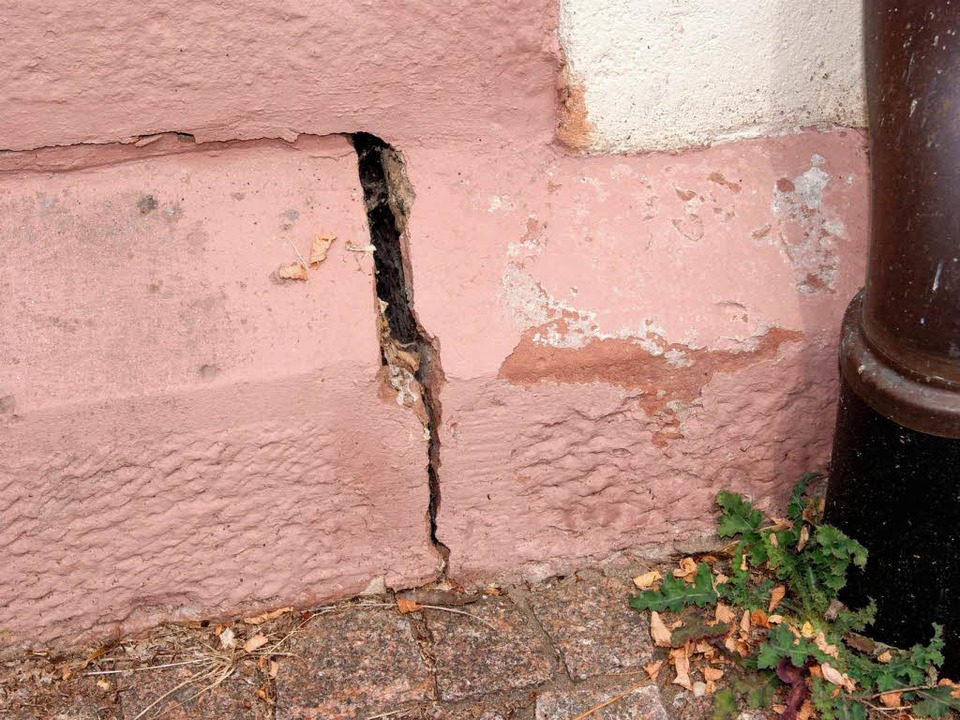 Risse in den Kirchenmauern - Fischingen - Badische Zeitung