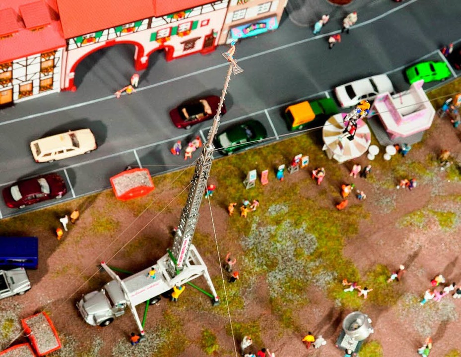 Anna Traber turnt über den Dächern Heidelbergs - Panorama - Badische ...