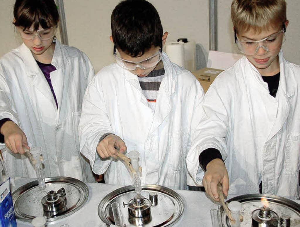 Experimente und ein Knall - Zisch-Texte - Badische Zeitung