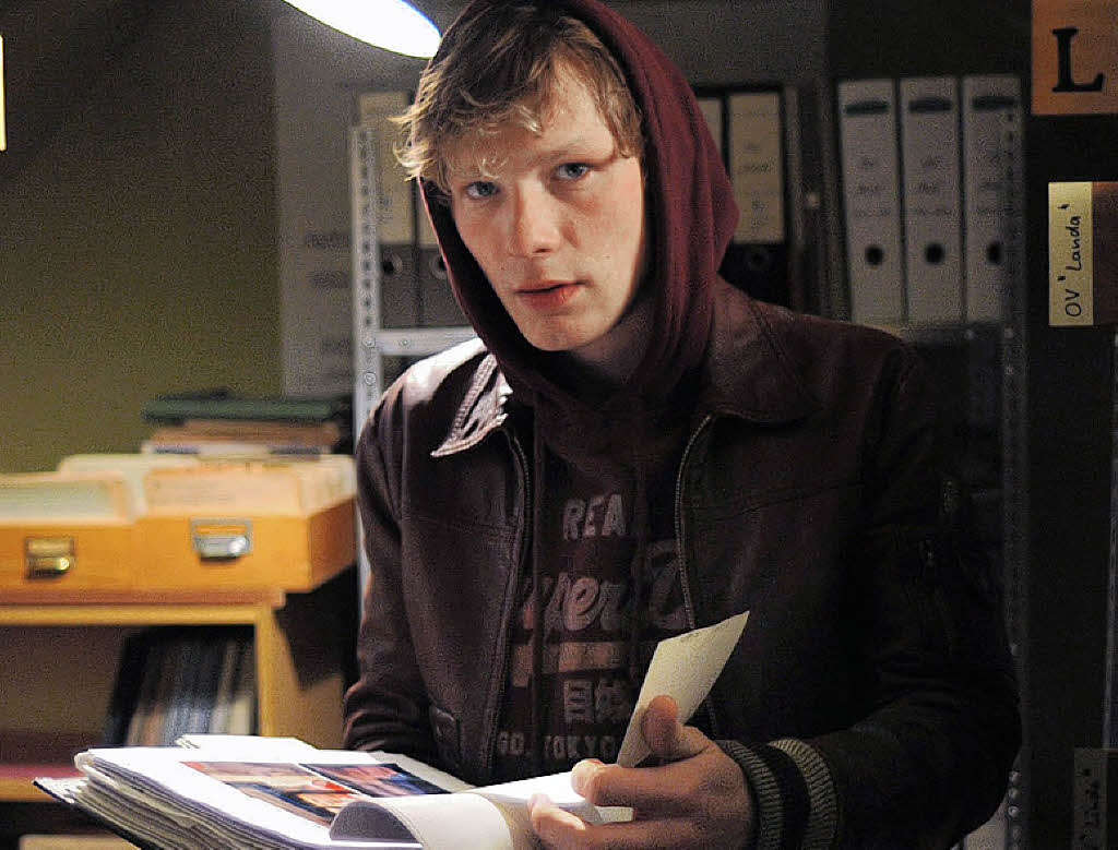 Bierflaschennuckler an Plattenbautristesse - Kino - Badische Zeitung