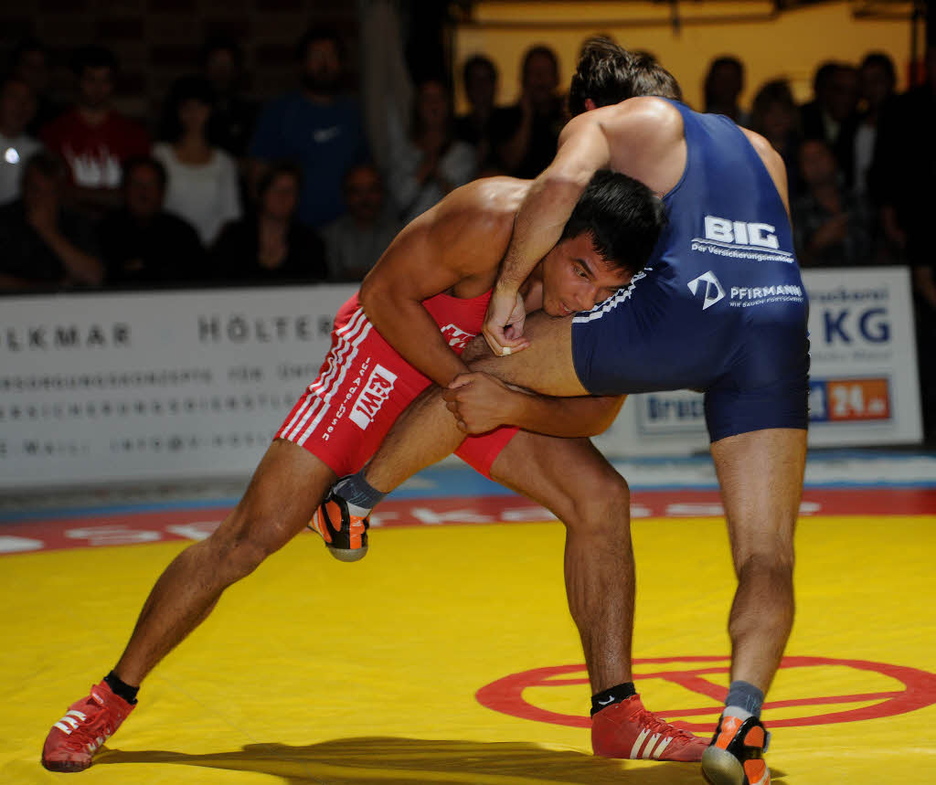 TuS Adelhausen zwingt Titelverteidiger in die Knie - Ringen - Badische Zeitung