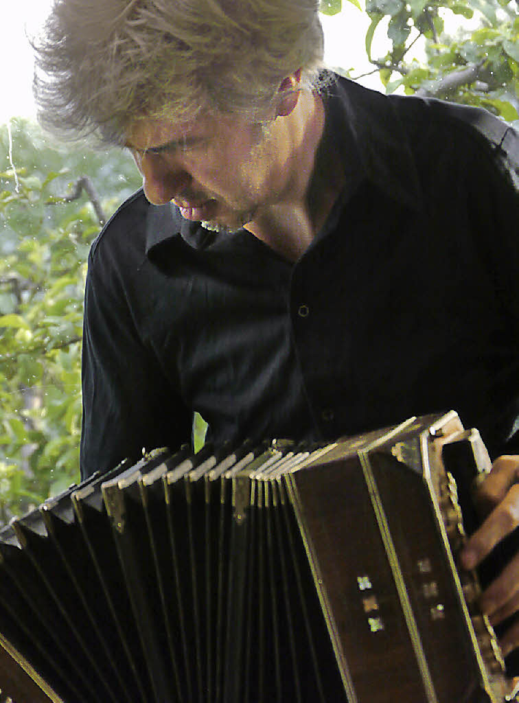Raphael Reber mit Bandoneon - Efringen-Kirchen - Badische Zeitung