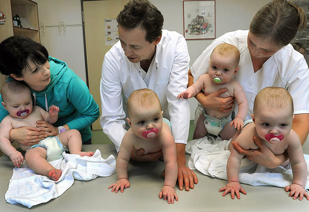 Vierlinge feiern ihren ersten Geburtstag - Panorama - Badische Zeitung