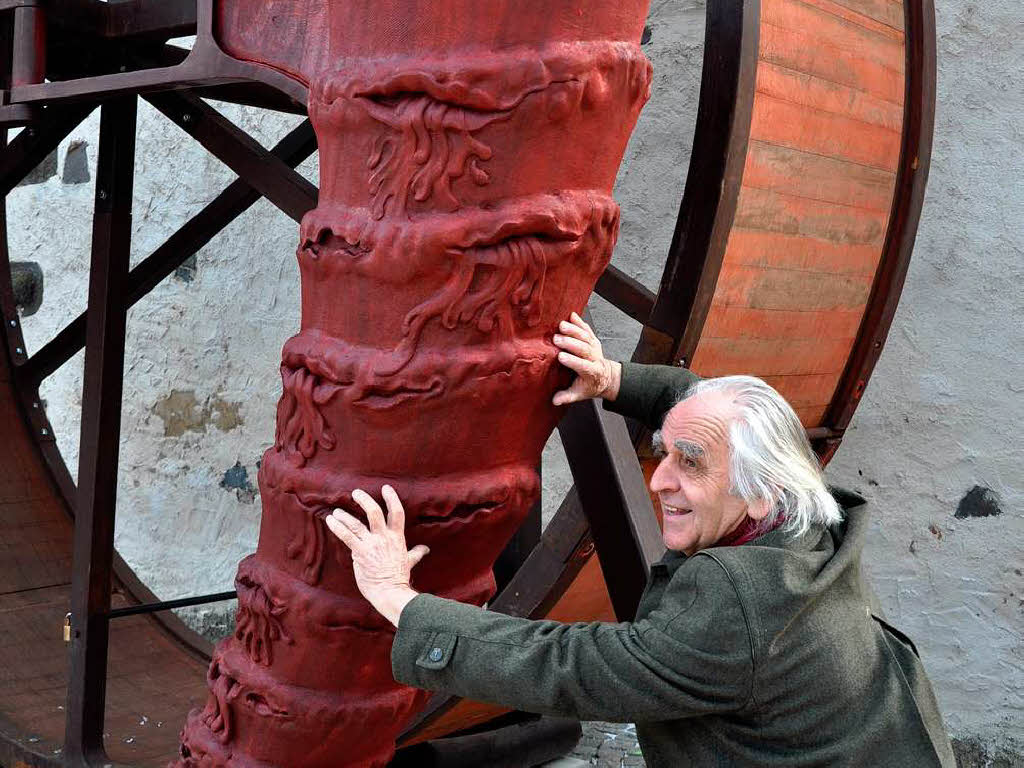 Interview mit Helmut Lutz über sein Kunstwerk "Radbühne" - Breisach ...