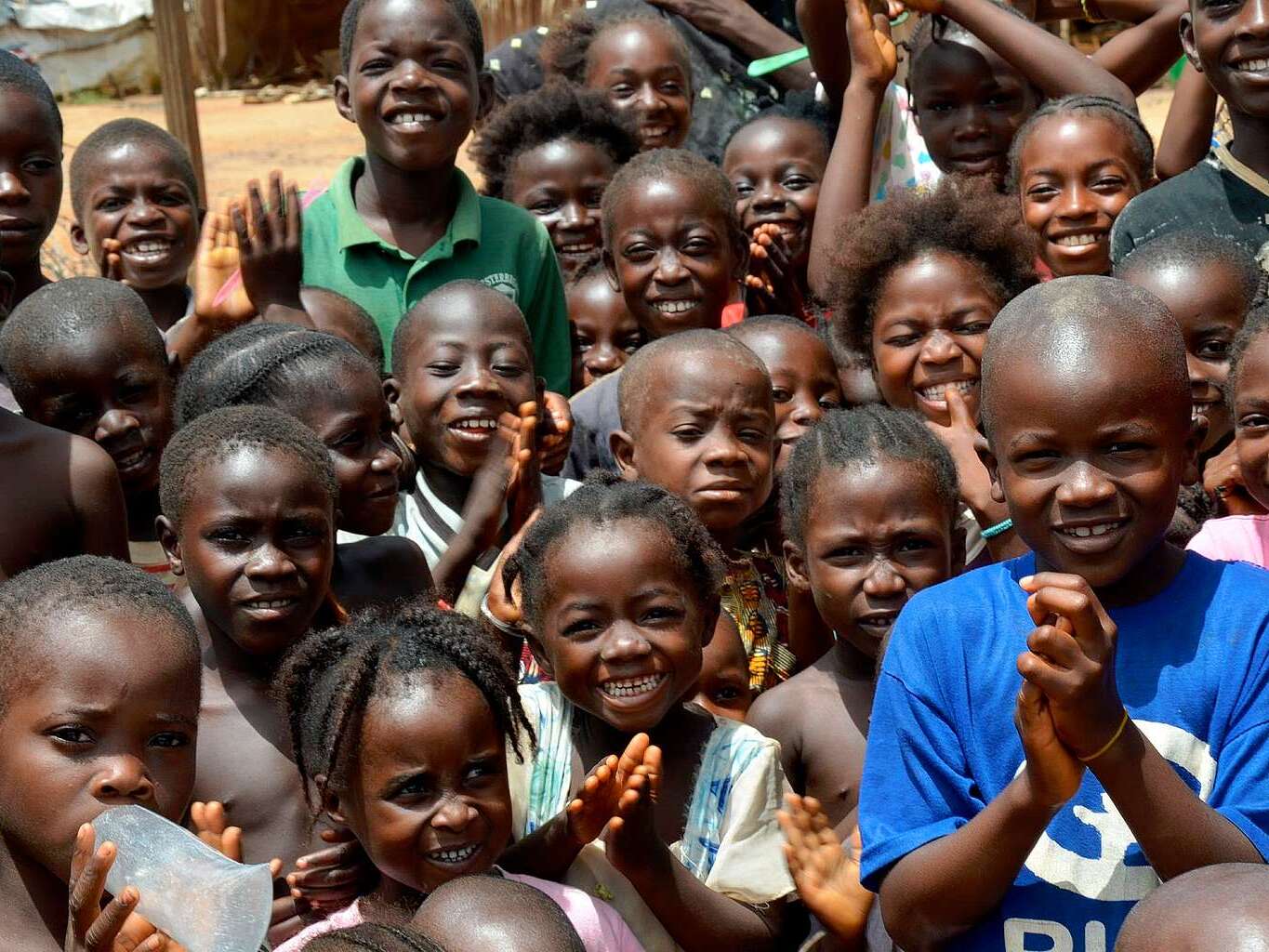 18 Jahre – das ist in Afrika das Durchschnittsalter - Ausland ...