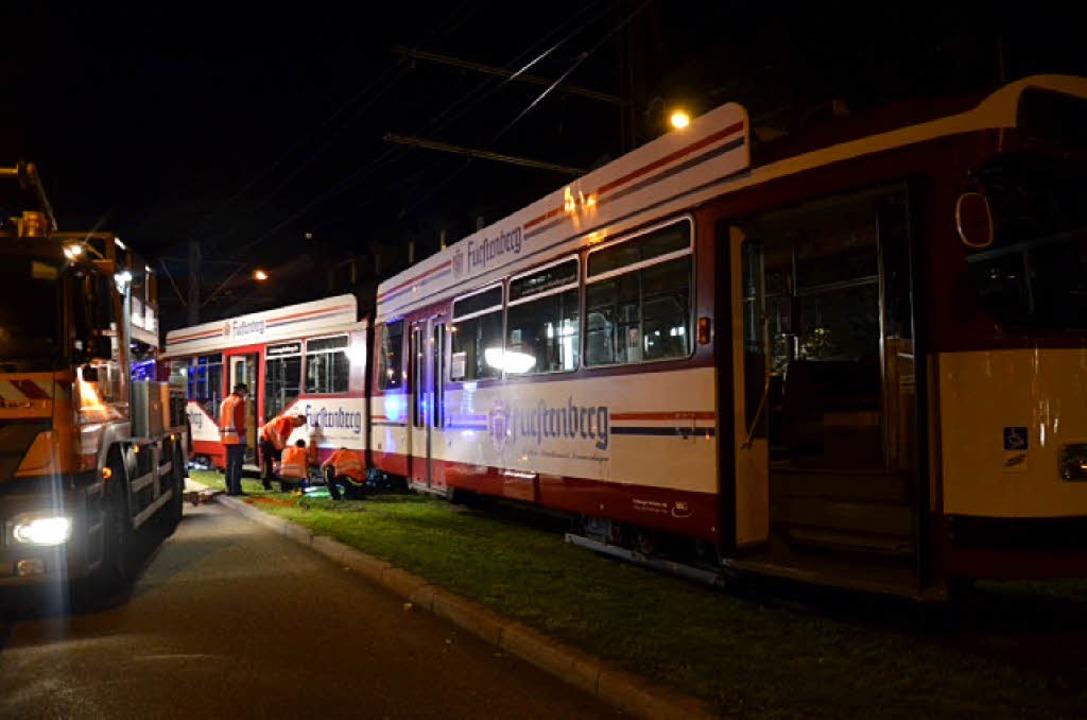 Tram in Freiburg entgleist - Strecke der Linien 3 und 5 stundenlang gesperrt - Freiburg ...