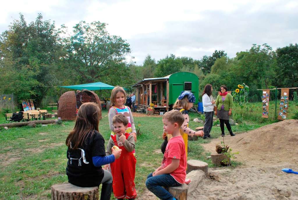 Burkheimer Rheinwald: Neuer Waldorf-Naturkindergarten eröffnet ...