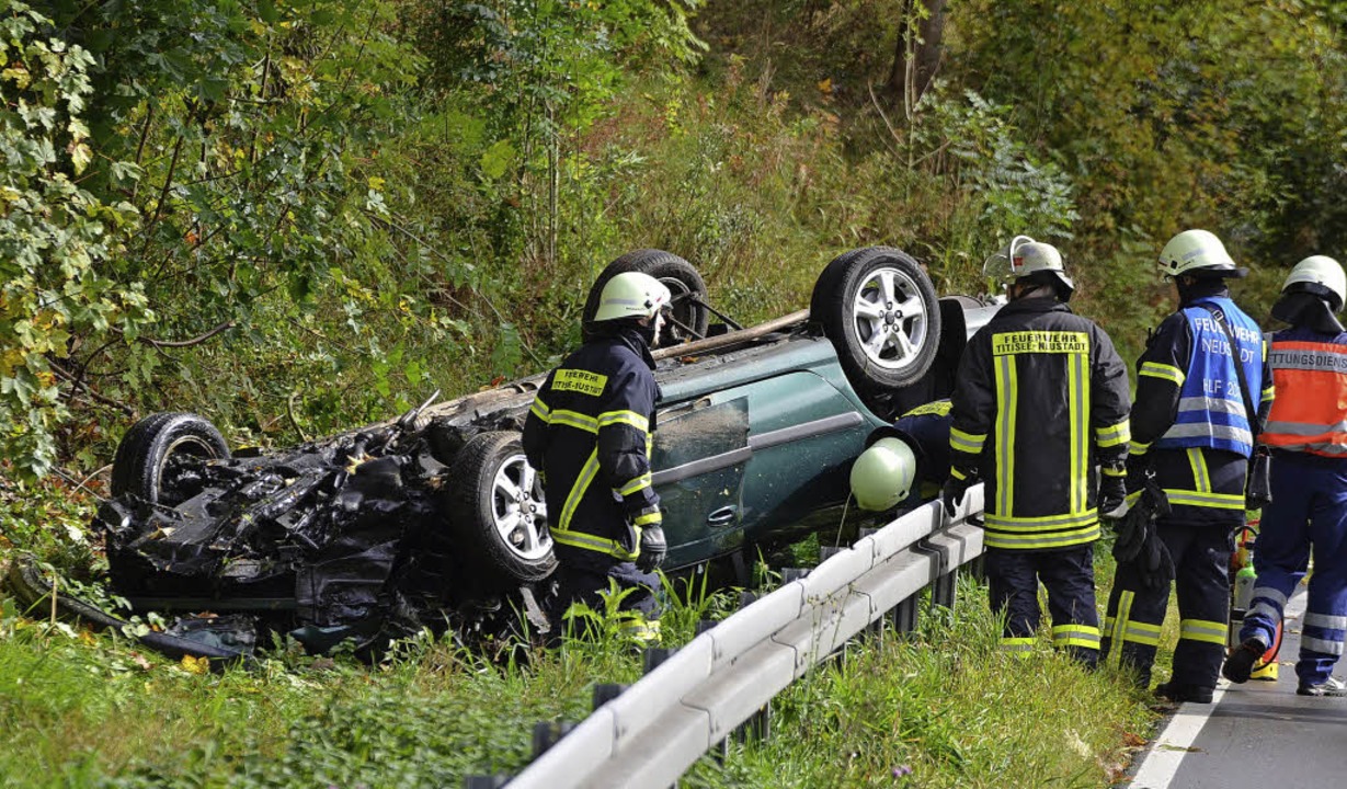 Frau im Auto überschlägt sich - Lenzkirch - Badische Zeitung