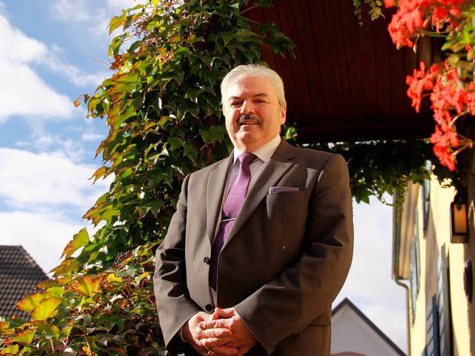 Schwarzer Adler: Hubert Pfingstag ist Oberkellner des Jahres - Kreis ...