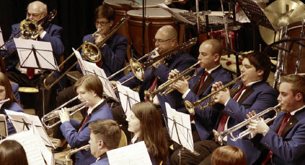 Der Dirigent genießt in vollen Zügen - Rheinfelden - Badische Zeitung