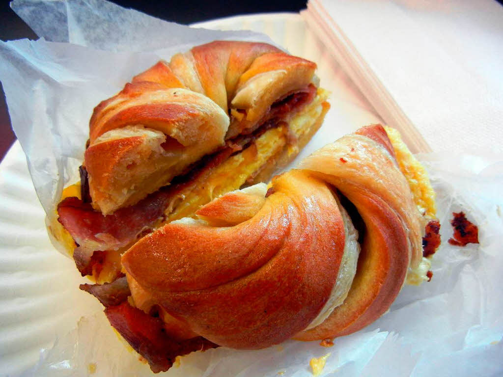 Cragel, Cronut & Co.: New Yorker lieben Zwittersnacks - Gastronomie ...