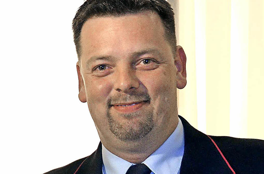 Mike Ernst zum neuen Feuerwehrchef bestellt - Wittlingen - Badische Zeitung