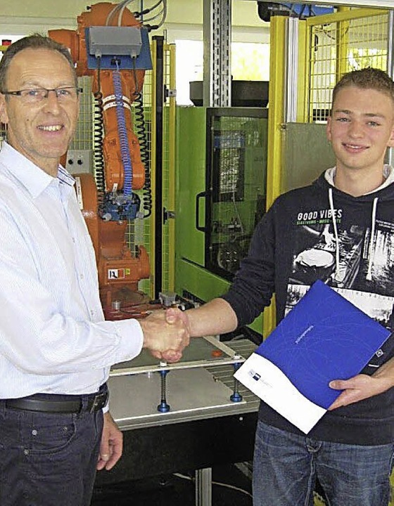 SMP-Azubi ganz vorne bei Berufsschulprüfung - Bötzingen - Badische Zeitung