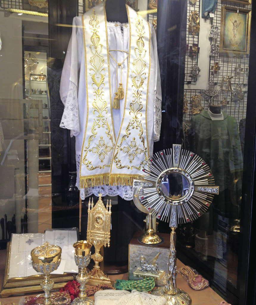 Klerus auf Schnäppchenjagd - Panorama - Badische Zeitung