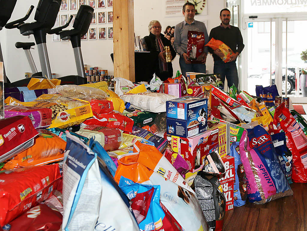 Tonnenweise Tierfutter - Steinen - Badische Zeitung