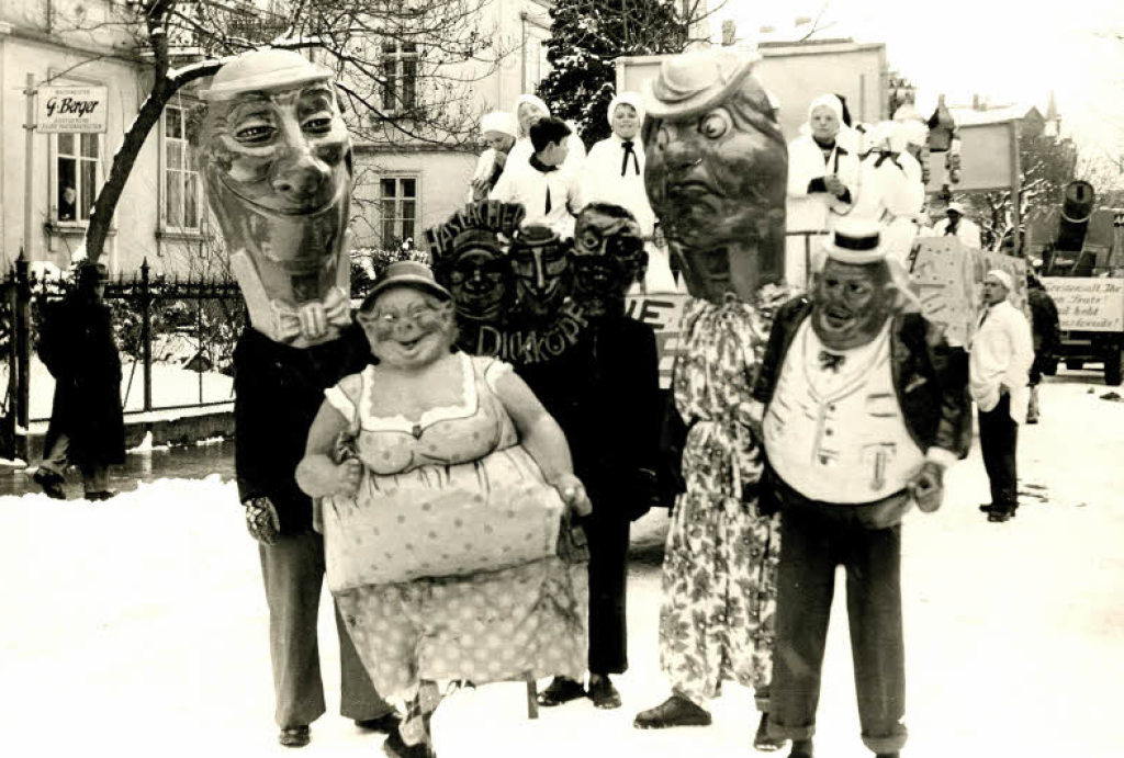 Fasnet feiern mit richtig dickem Kopf - Freiburg - Badische Zeitung