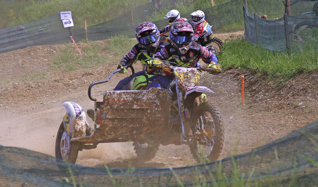 Lokalmatadore Max und Michael Frech im Pech - Motorsport - Badische Zeitung