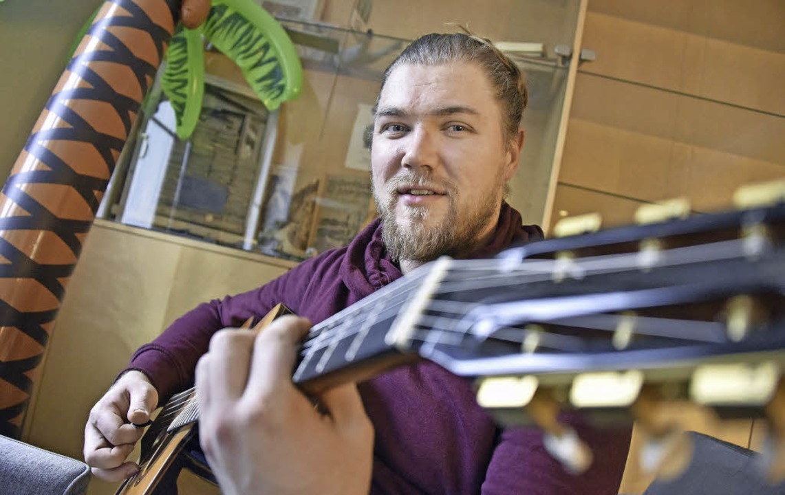 Gitarrist Michael Bitz hat in Freiburg für sich den Gypsy-Jazz entdeckt ...