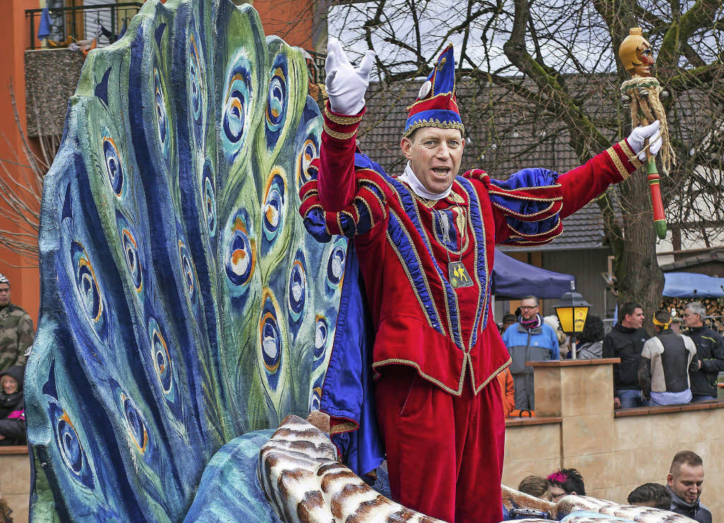 Der erste Ruster Weinkönigin gibt sich die Ehre - Rust - Badische Zeitung