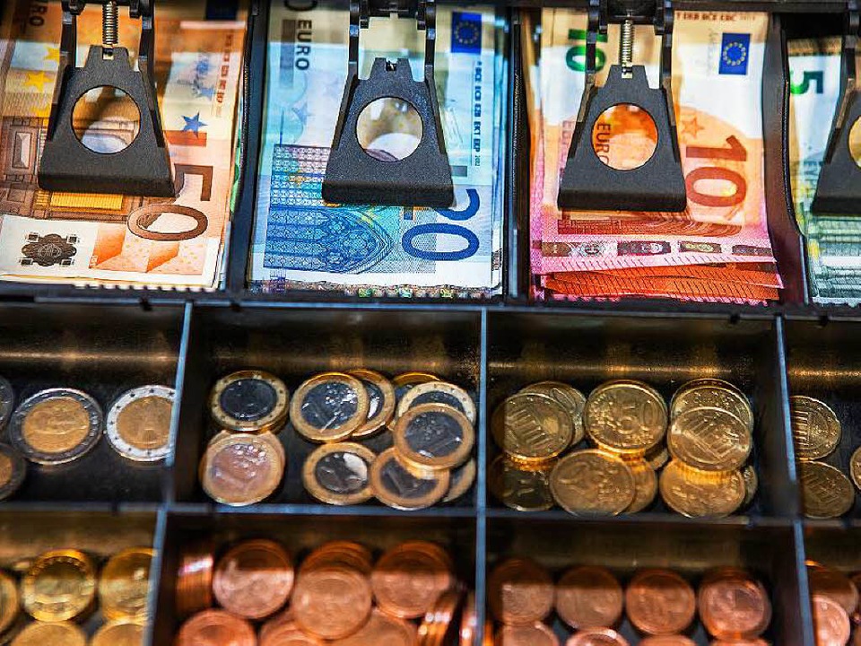 Warum sich ein Volkswirt für das Bargeld stark macht - Wirtschaft ...