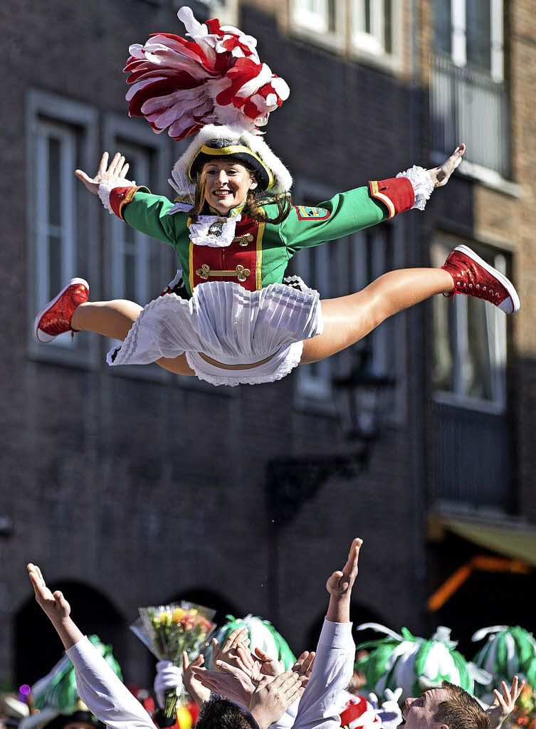 Funkenmariechen, flieg! - Panorama - Badische Zeitung