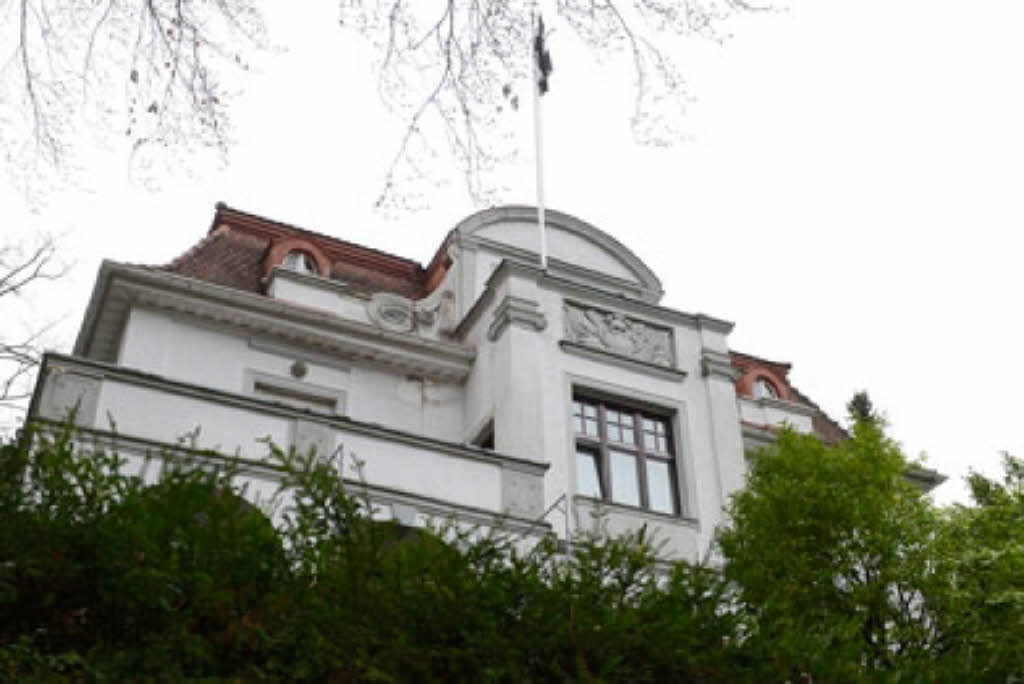 Freiburger AfD-Politiker soll Neonazi-Party auf Burschenschaftshaus ... Freiburger AfD-Politiker soll Neonazi-Party auf Burschenschaftshaus ...