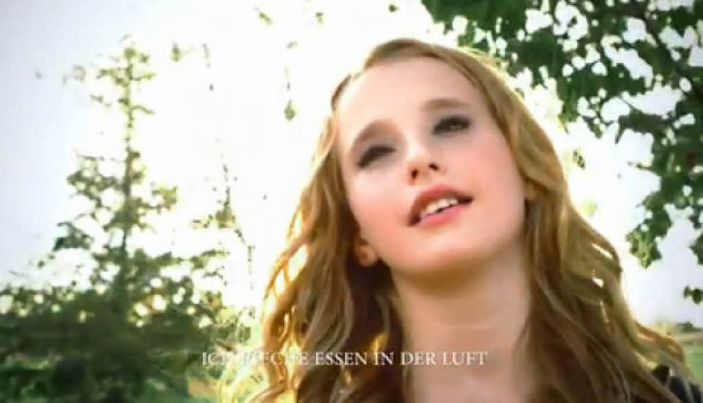 Video: Alison Gold mag chinesisches Essen - Mittagspause (fudder ...