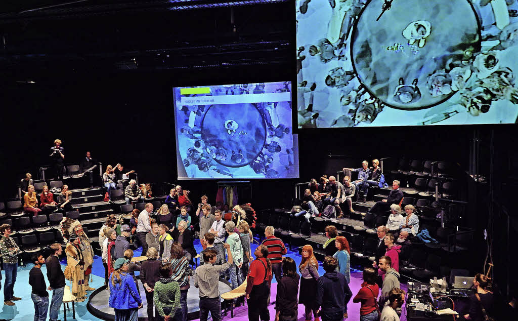 Die Performance "Superkörper" im "Biovalley" Freiburg Basel - Theater ...