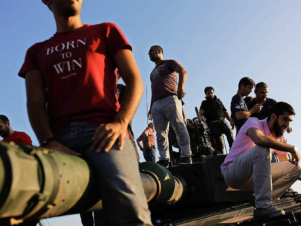 Türkische Debatte über Todesstrafe verstört die EU - Ausland - Badische ...