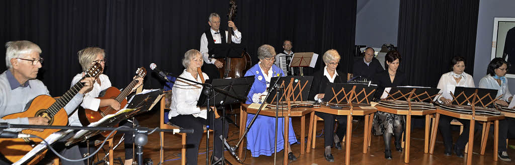 Besinnliche Worte und schöne Melodien im Bürgerhaus - Endingen - Badische Zeitung
