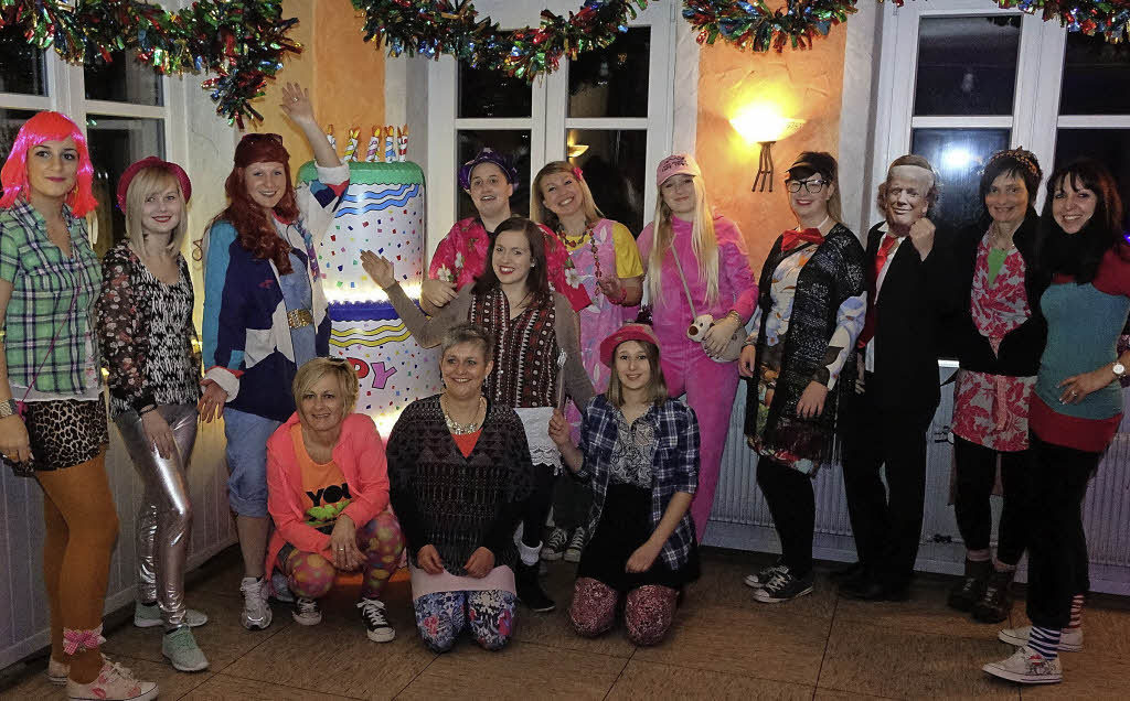 "Wildi Wiiber" lassen’s zum Geburtstag krachen - Schopfheim - Badische ...