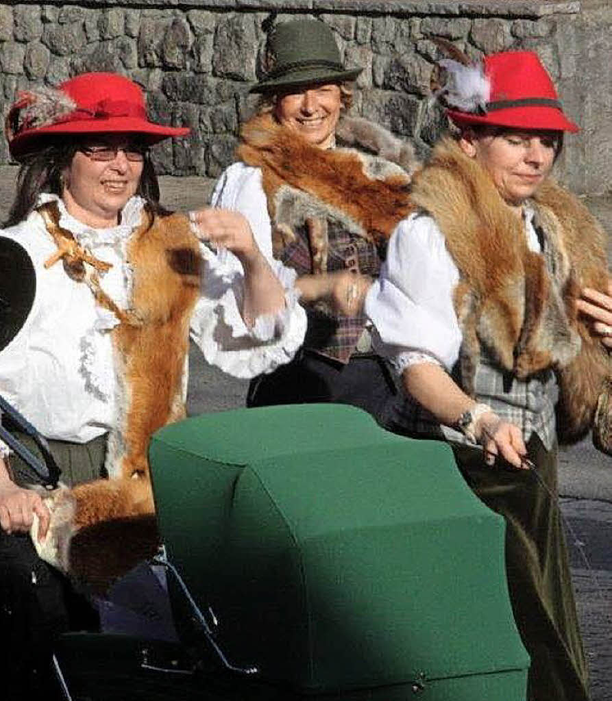 Wiiber übernehmen das Rathaus - Wehr - Badische Zeitung