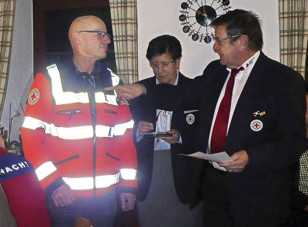 Ehrennadel in Gold für Lothar Schmidt - Wutach - Badische Zeitung