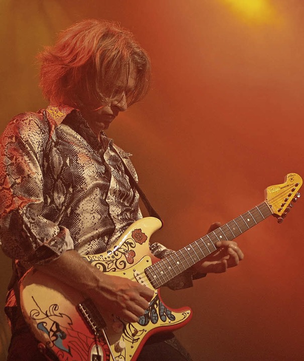 Zaubergitarrist Thomas Blug mit Rockanarchie in der Reithalle - Rock ...