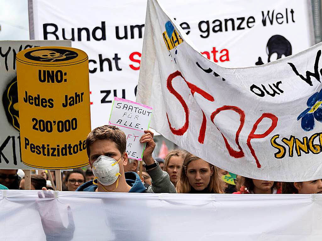 1500 Menschen demonstrieren in Basel gegen Syngenta - Basel - Badische ... 1500 Menschen demonstrieren in Basel gegen Syngenta - Basel - Badische ...