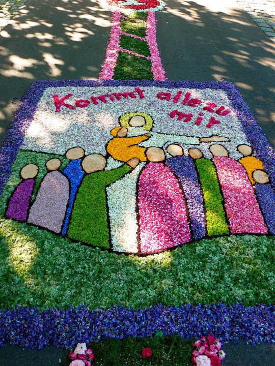 Kunstvolle Blumenteppiche zu Fronleichnam - Münstertal - Badische Zeitung