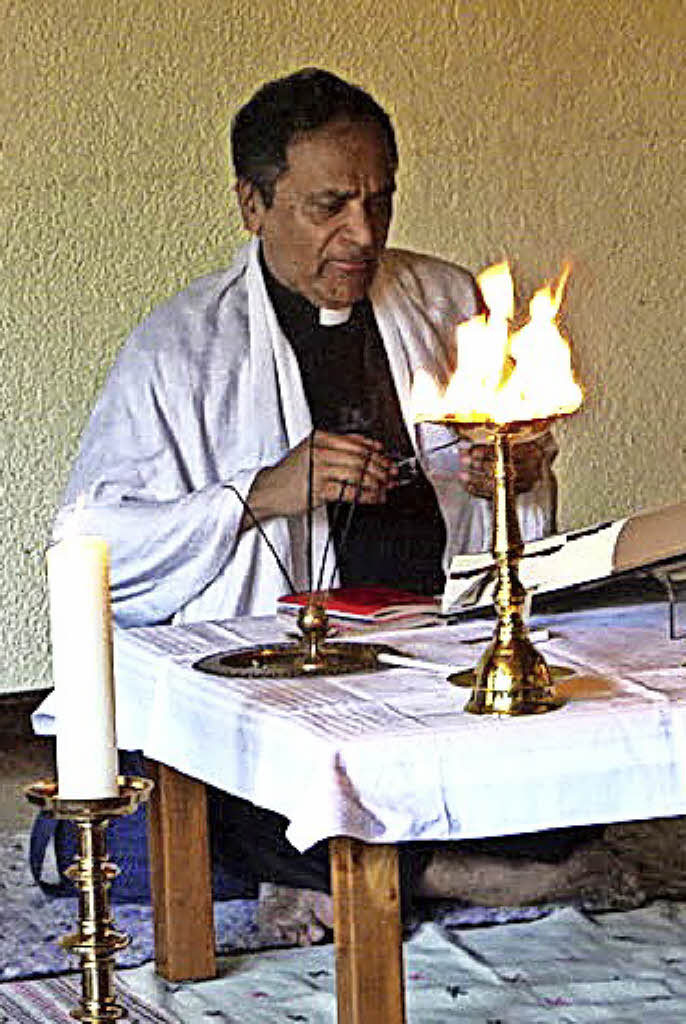 Joe Pereira hält Predigt - Wehr - Badische Zeitung